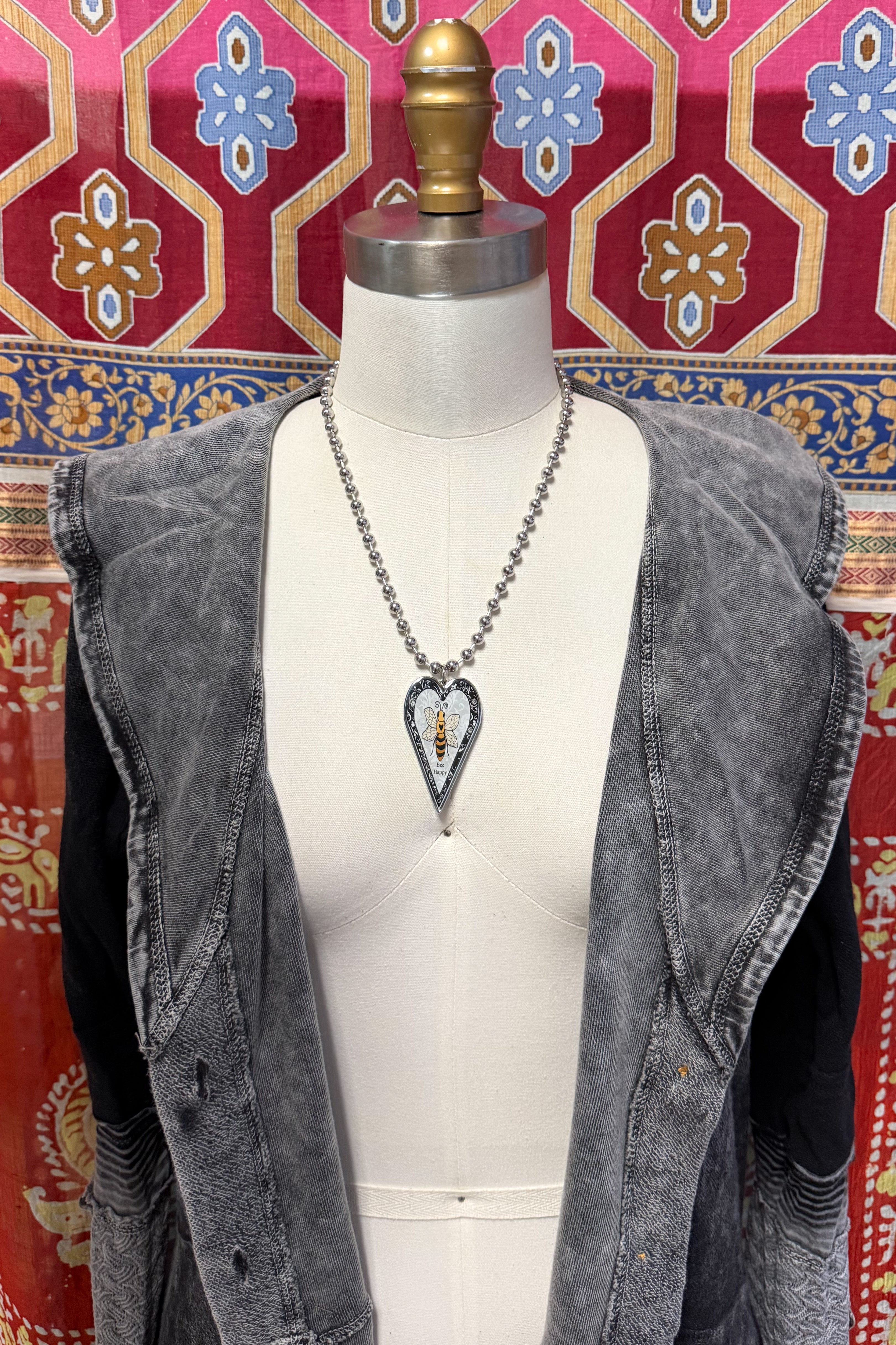 Spirit Lala: Large Bee Heart Pendant Necklace – Spirited Boutiques